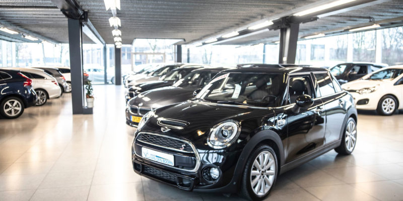 VOLKSWAGEN T-ROC 1.5 TSI Style, Stuur- en Stoelverwarming, Trekhaak ...